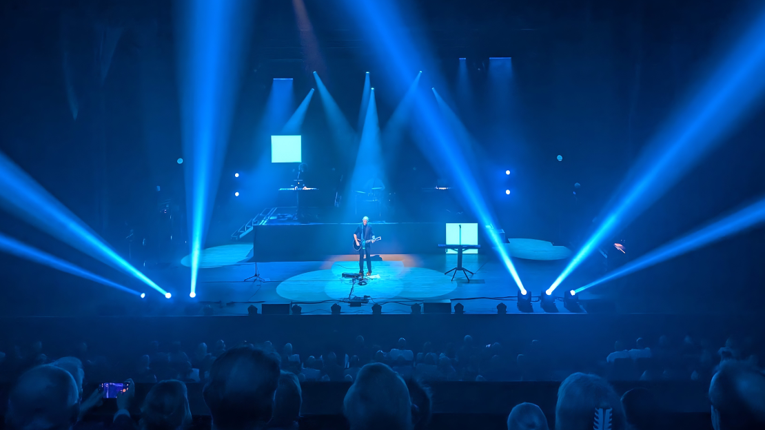 Review - Midge Ure ‘A Man of Two Worlds’ - 3rd June 2026 | Portsmouth ...